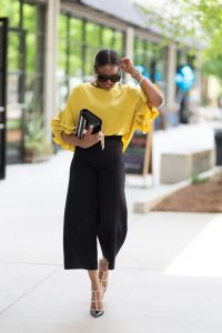 65 Beautiful Black Culottes Outfit Ideas To Try - GlossyU